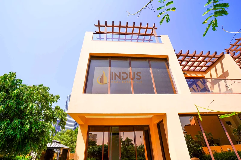 Corner Unit | Biggest Plot W/ Garden | 4BR+M | Prime Location - PropertyDigger.com