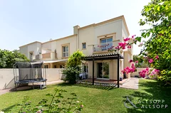 Corner Plot | Backing Pool Park | Vot - PropertyDigger.com