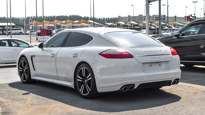 Gcc Top option S first owner | dubizzle