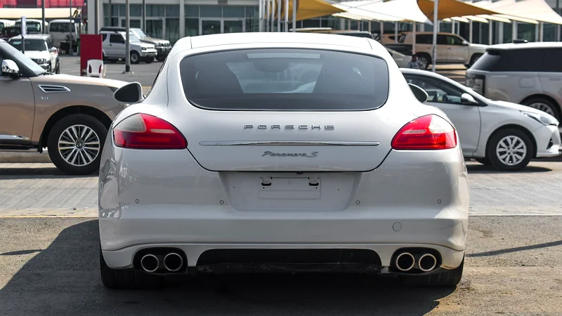 Gcc Top option S first owner | dubizzle