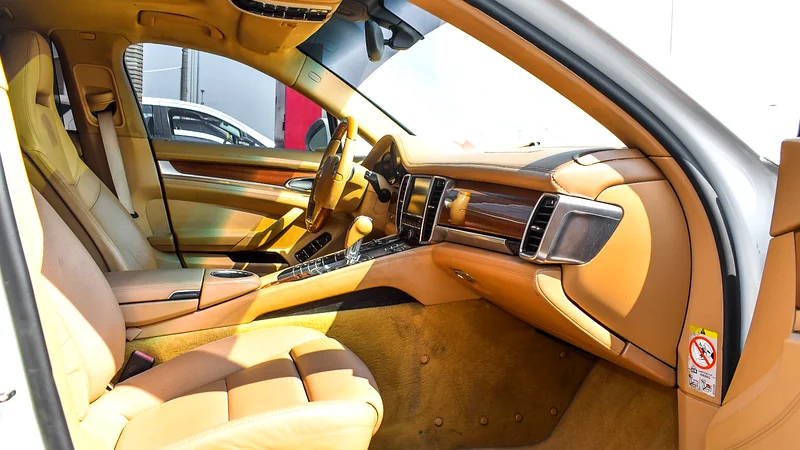 Gcc Top option S first owner | dubizzle