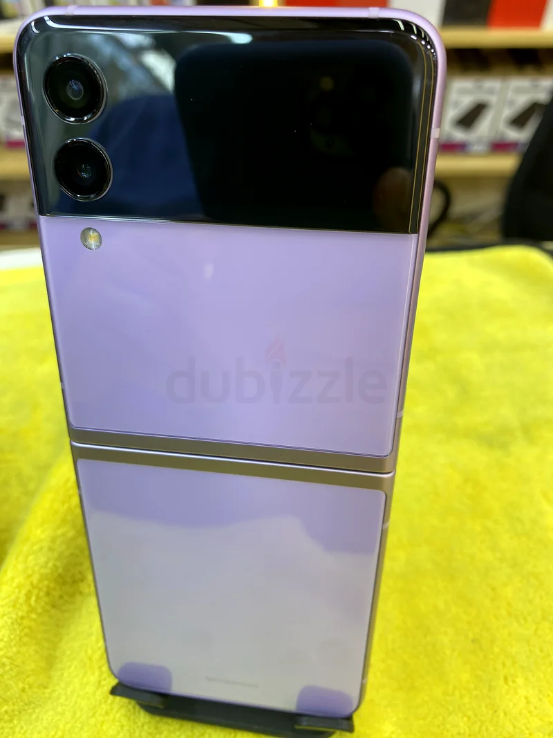Samsung Zflip3 | dubizzle