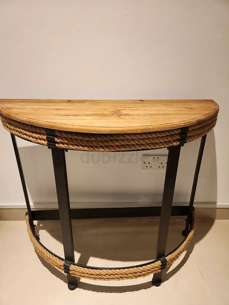 Bar table | dubizzle