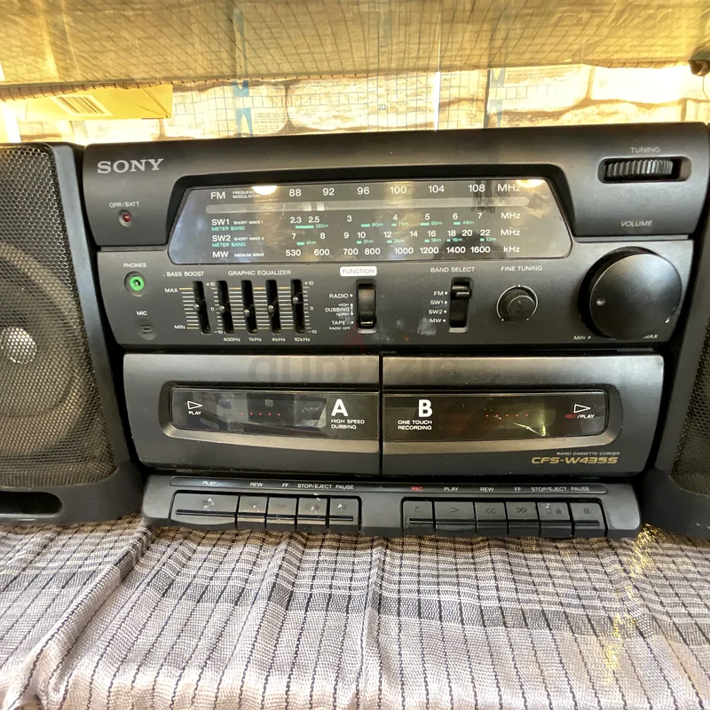 Sony cassette player and radio old مسجل كبير سوني و راديو | dubizzle