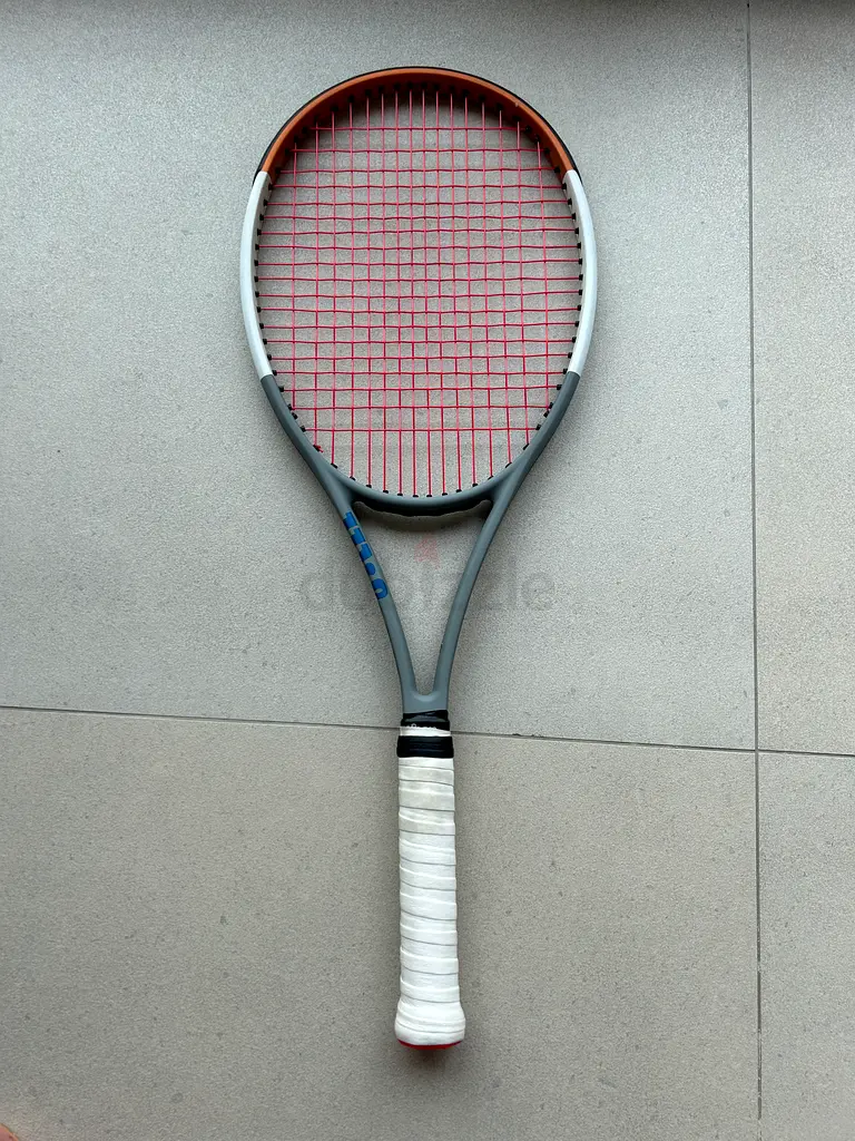 BLADE .98 (16X19) V8 TENNIS RACKET FRAME very Good condition | dubizzle
