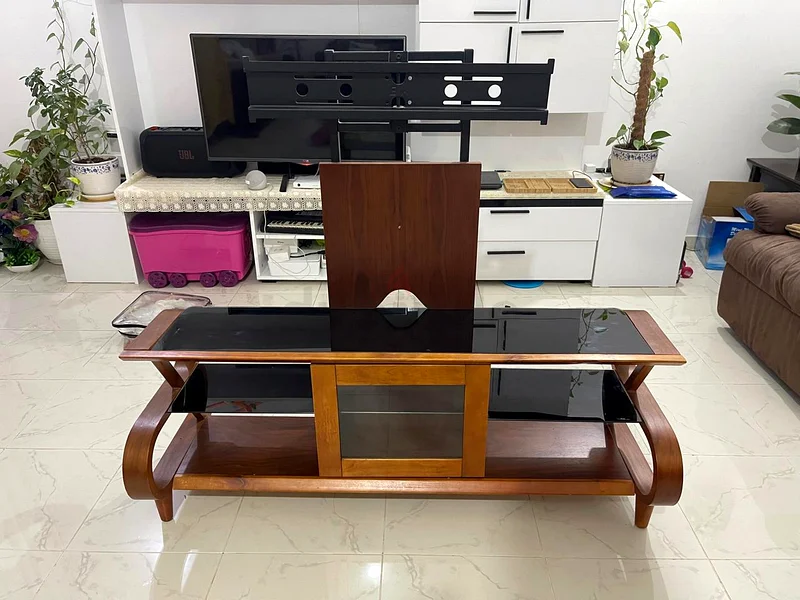 Dubizzle tv stand store