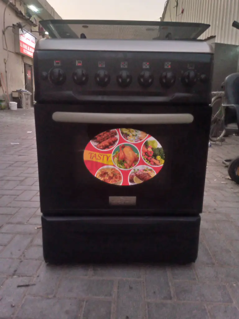 Daewoo gas cooking range 60by60 | dubizzle