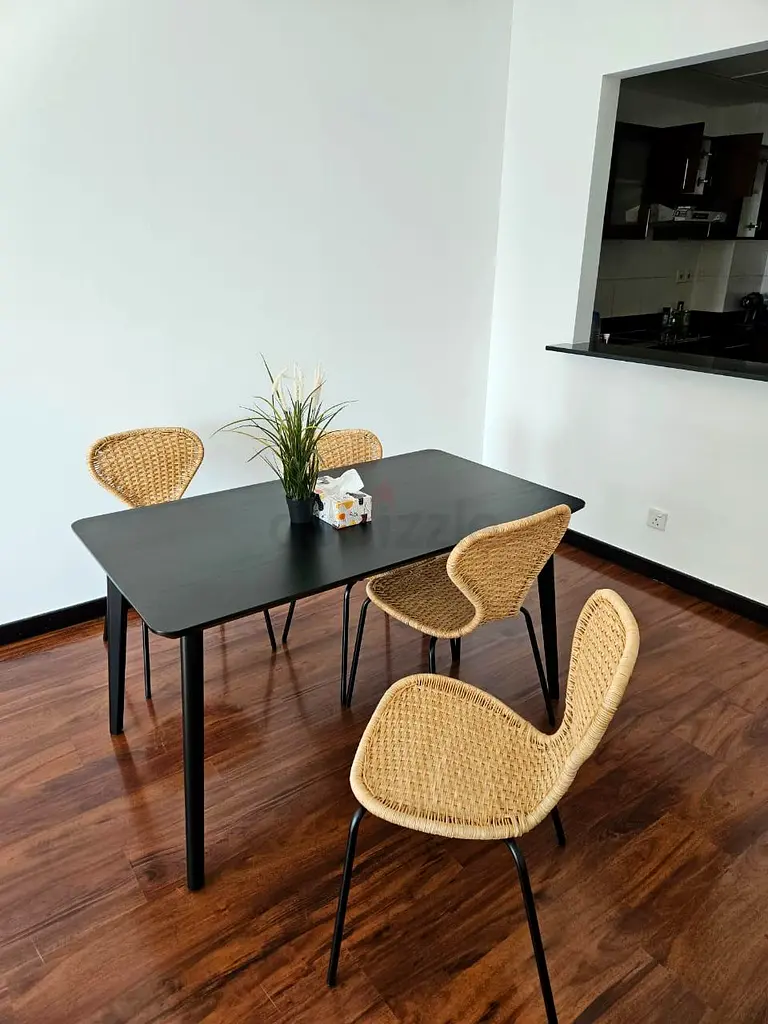 Dinning table | dubizzle