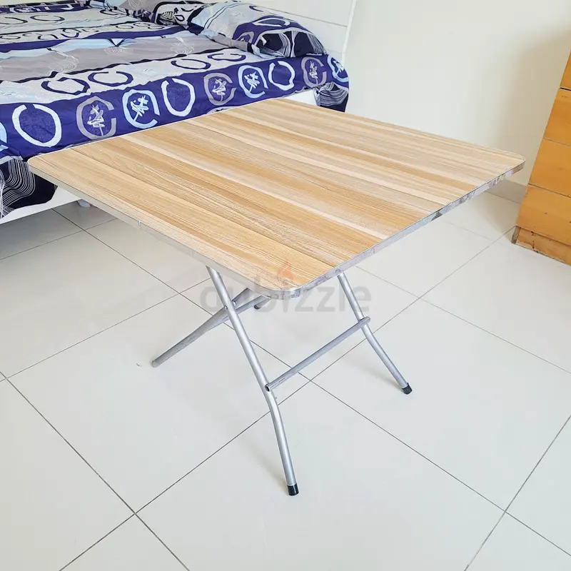 Table foldable AED 50 | dubizzle