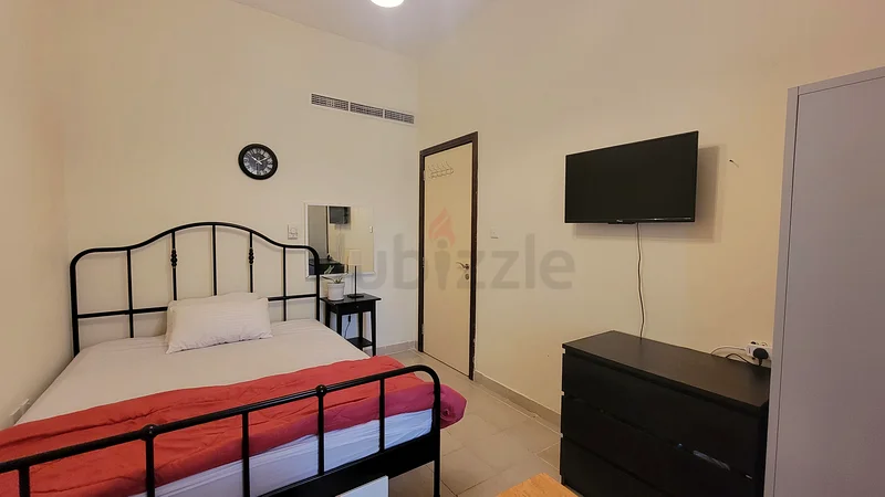 شقة للإيجار: Private Room with attached washroom dewa wifi included ...