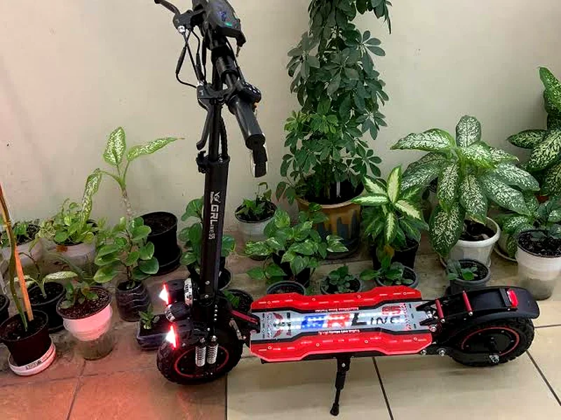 GR Line S5 2022 Electric Scooter – Red, Black | dubizzle