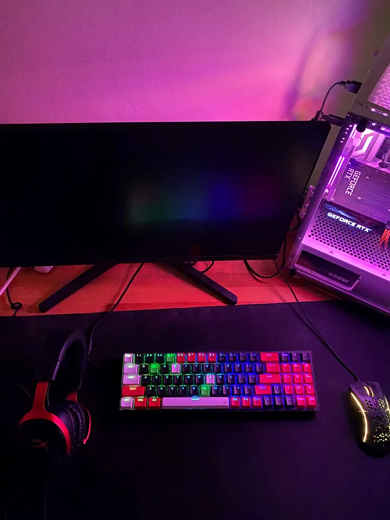 Pc gaming whole setup | dubizzle