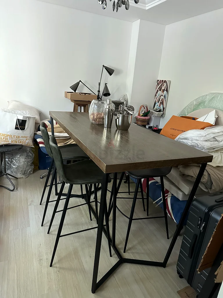 BRAND NEW MARINA HOME BAR TABLE AND 4 LEATHER STIOL STOOLS | dubizzle
