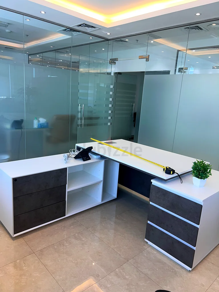 iDesk Executive Desk - Excellent Condition | dubizzle