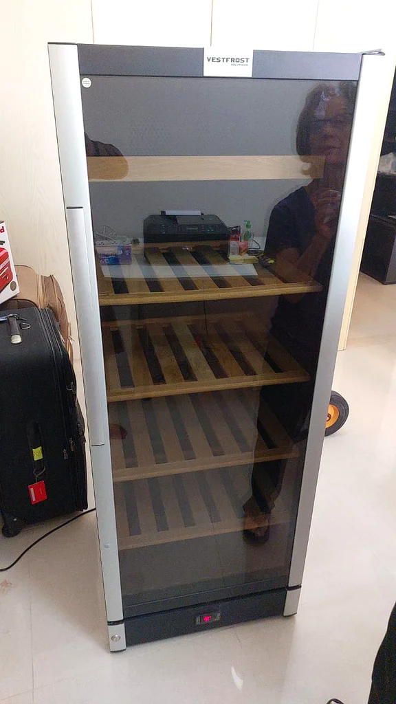 Vestfrost FZ295W-BLACK Multi-Zone Upright Wine Cooler | دوبيزل