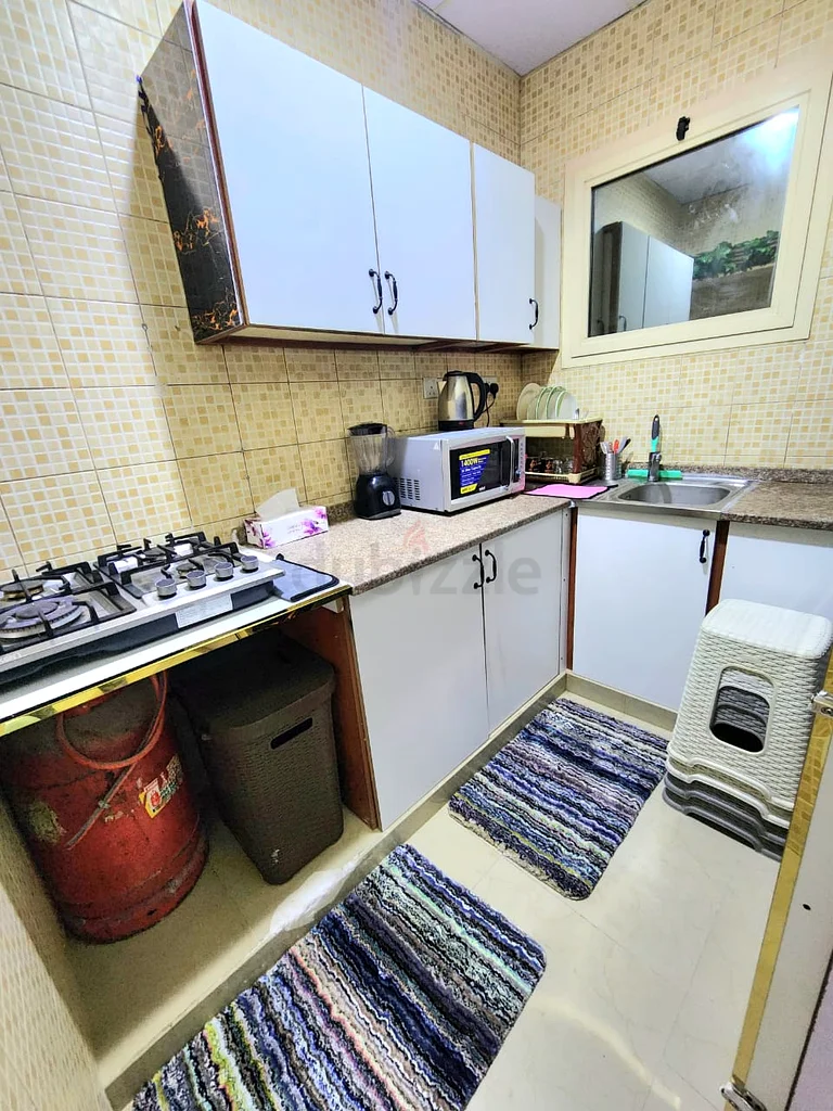 Apartment: NEW FULLY CLOSE PARTITION AVAILABLE NOW | dubizzle UAE