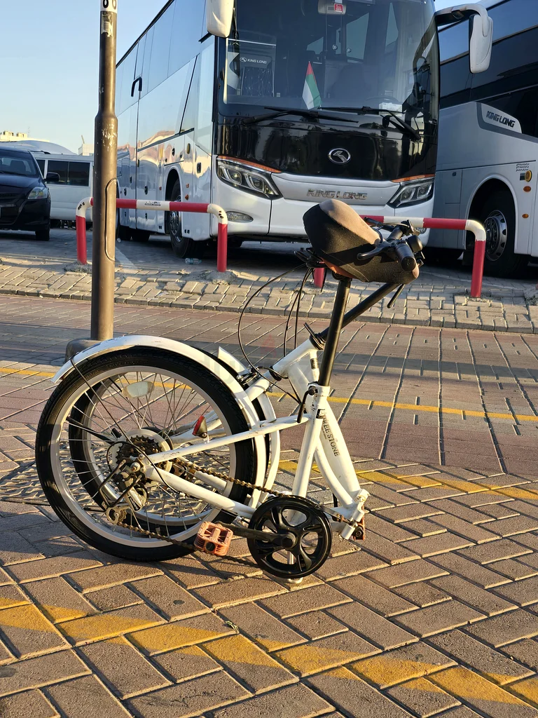Three stone folding bike store