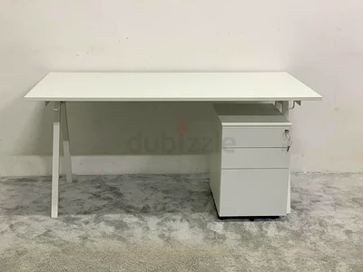 Computer table dubizzle store