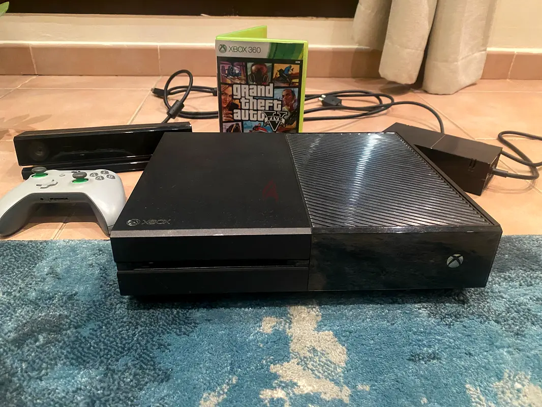 Xbox One with Kinect camera, one controller, and GTA 5 | dubizzle Dubai