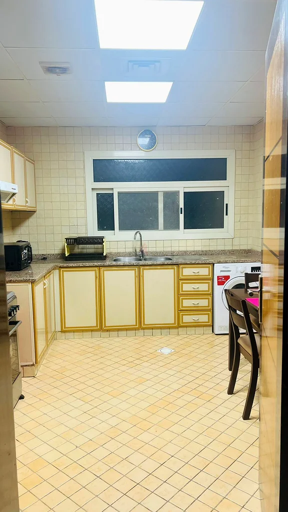 Apartment: Ladies Executive bed space in Jumeirah 01 | dubizzle Dubai