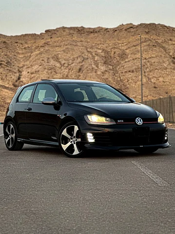 Volkswagen Golf With rear view camera for Sale in Al Ain | dubizzle