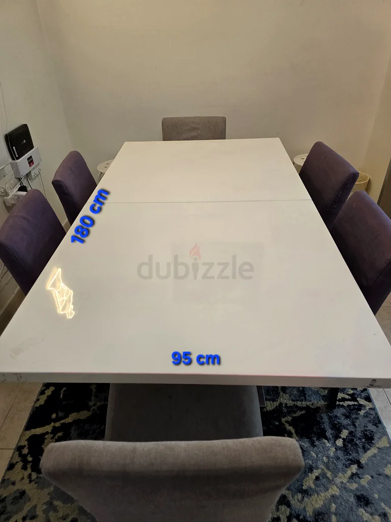Extendable Dining Table | dubizzle
