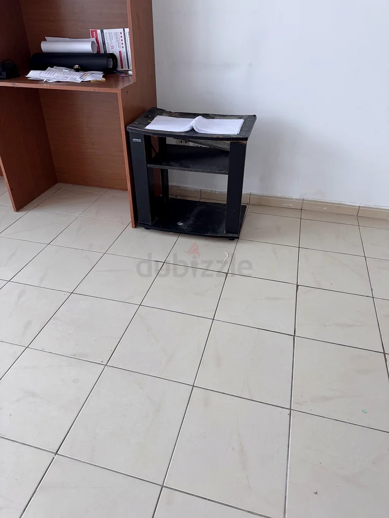 Small table for free | dubizzle