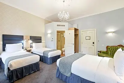 Apartment: OMG Bed Space @METRO‼️Mall Of Emirates BRAND NEW Burj Al ...