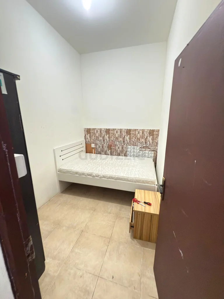 Apartment: Partition room available ready to move | dubizzle UAE