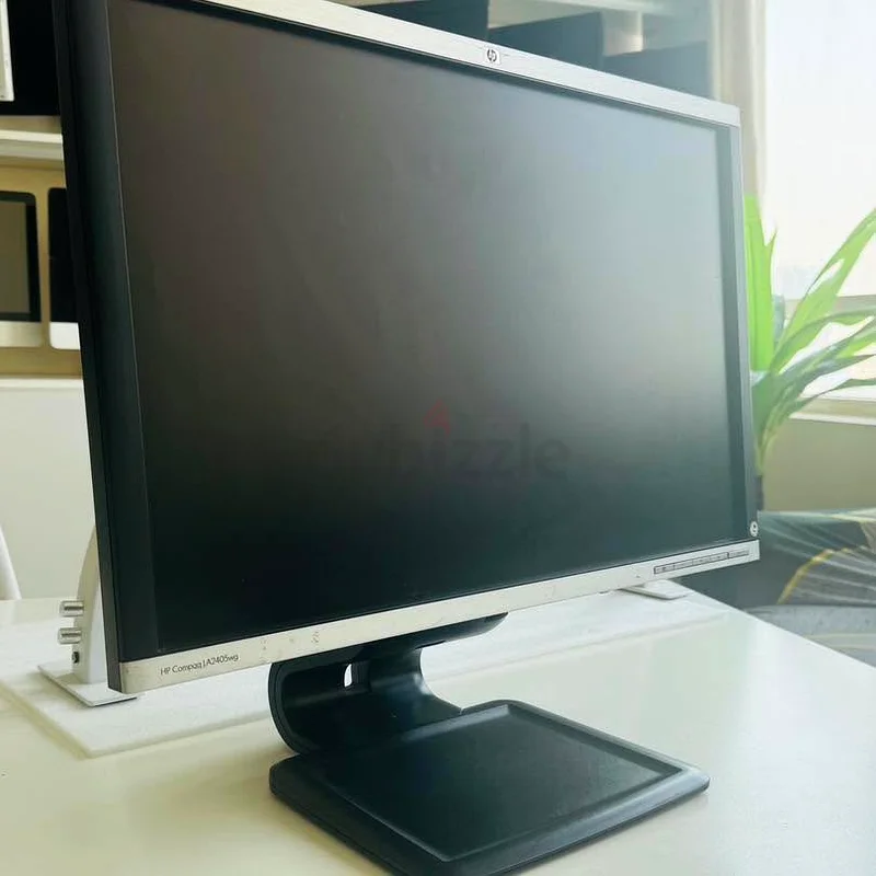 HP Compaq LA2405wg 24” Widescreen LCD Monitor | Full HD 1920x1200 | 16: ...