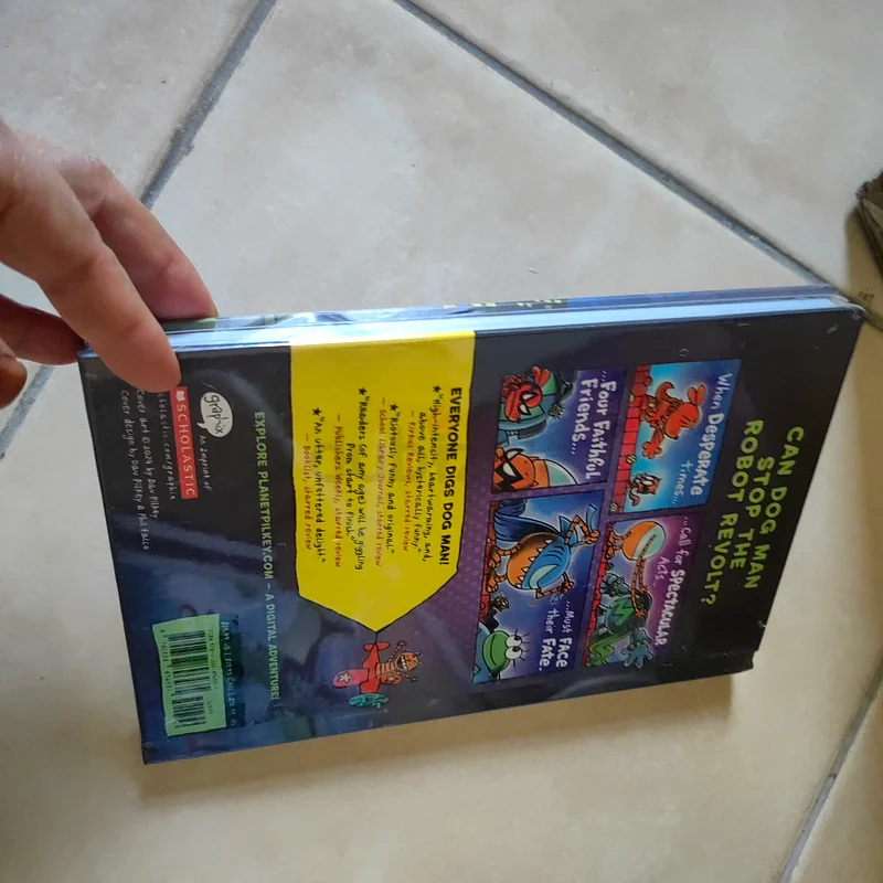 Dog Man 12#: The Scarlet Shedder - A Must-Read for Kids! | dubizzle