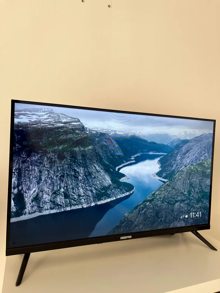Tv geepas 32 inch google TV 2025 model | dubizzle