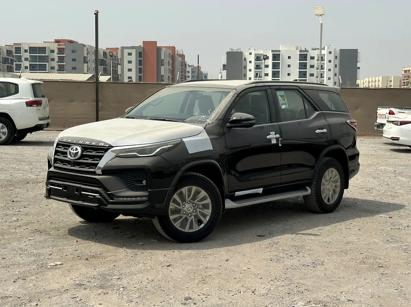 2025 TOYOTA FORTUNER 4.0 V BLACK | BEIGE | dubizzle Dubai