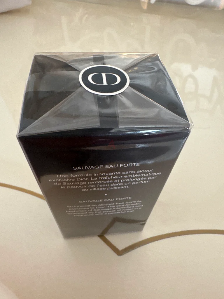 Dior Sauvage Eau Forte - A Captivating Fragrance for Men Original Scan ...