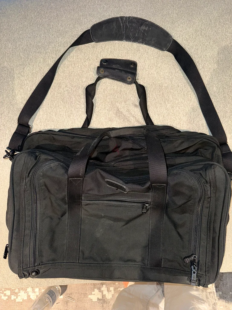 Tumi Large Duffle Bag Expandable Weekender Carry On Luggage Bag Black ...