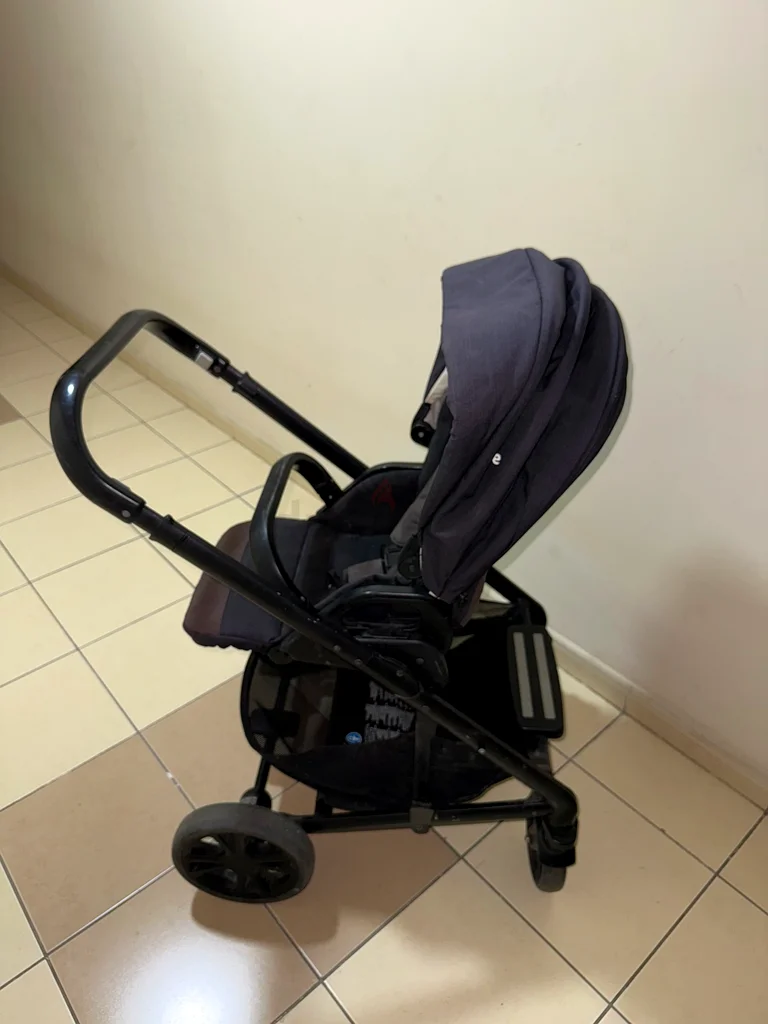 Sleek and Stylish Stroller for Your Little One with reversal seat ...