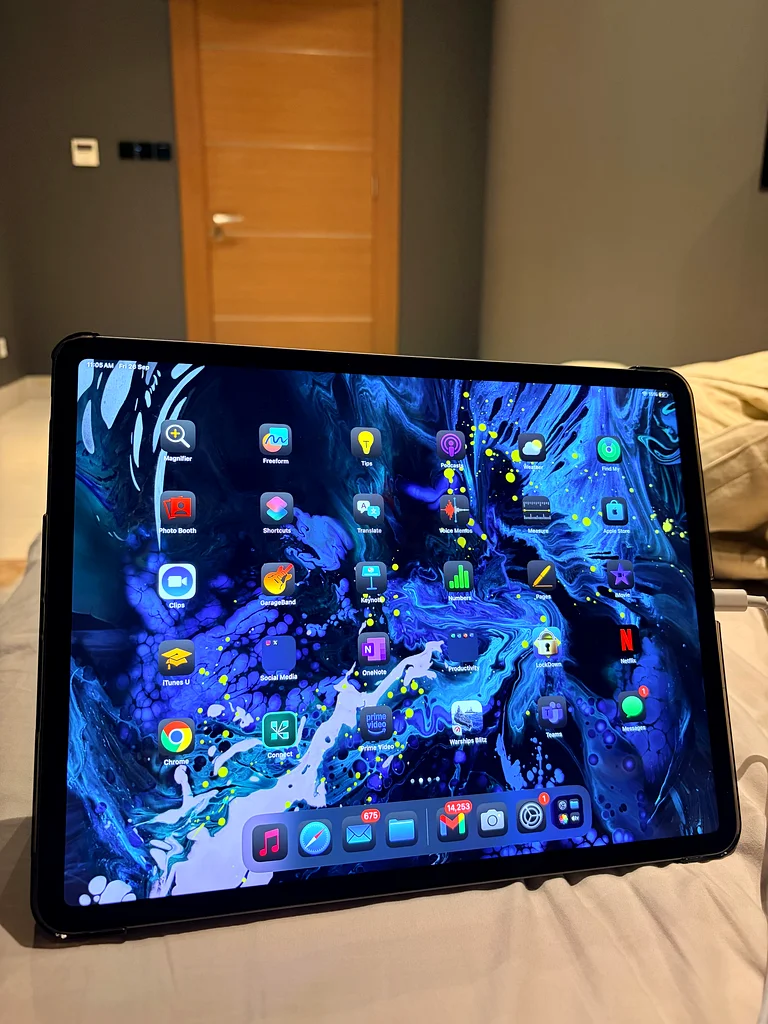 Apple iPad Pro - Your Ultimate Tablet Experience! (12.9 inch Biggest ...
