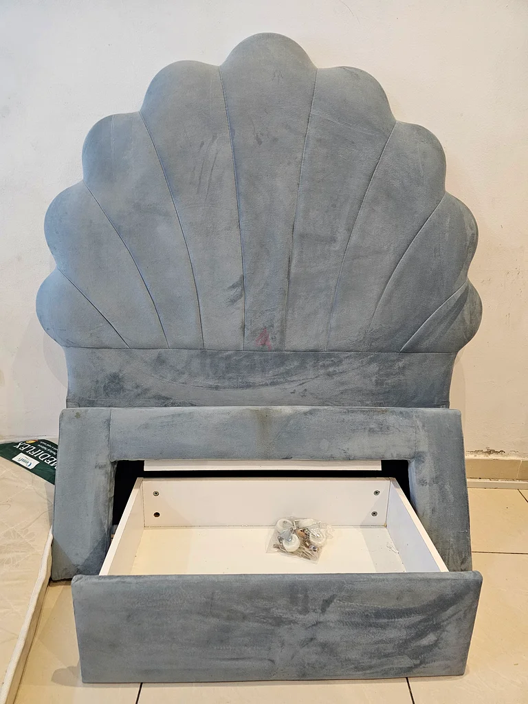 Elegant kids bed 1.9x1.2 Shell-Shaped Storage Ottoman - Stylish ...