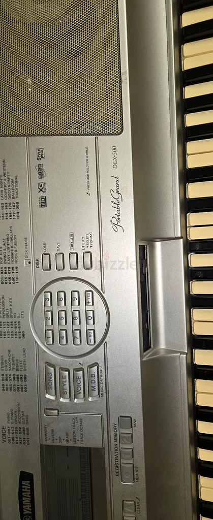 Yamaha DGX piano Having 88 semiweighted keys , mettaallic stand and ...