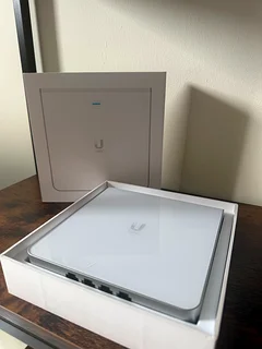 Ubiquiti Networks UniFi6 Enterprise In-Wall Access Point [WiFi 6E (802 ...