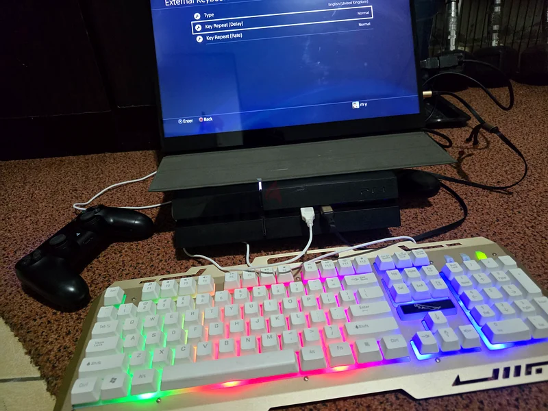 Keyboard, controller, ps4, screen,hdmi cabl, | dubizzle