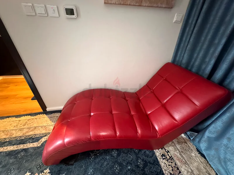 Beautiful red color chase | dubizzle Dubai