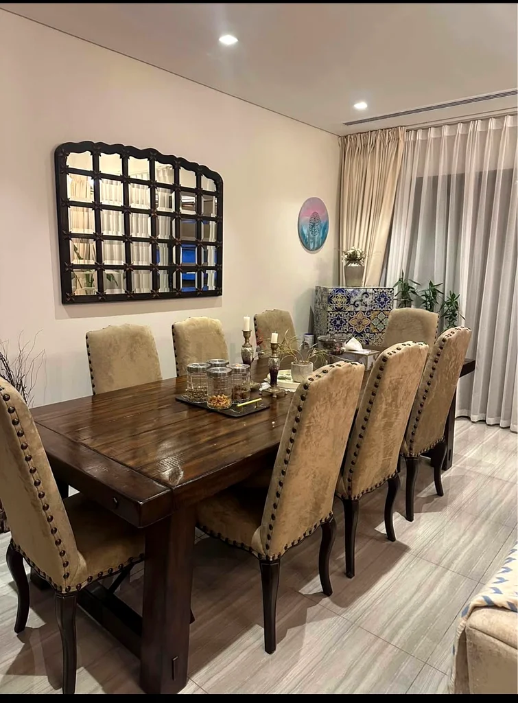 Pottery barn 8 seater solid wood table | dubizzle Dubai