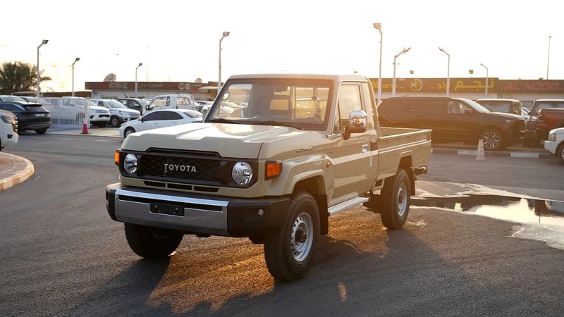TOYOTA LAND CRUSIER 70 SERIES 4.0L V6 M/T MODEL 2025 | dubizzle Dubai