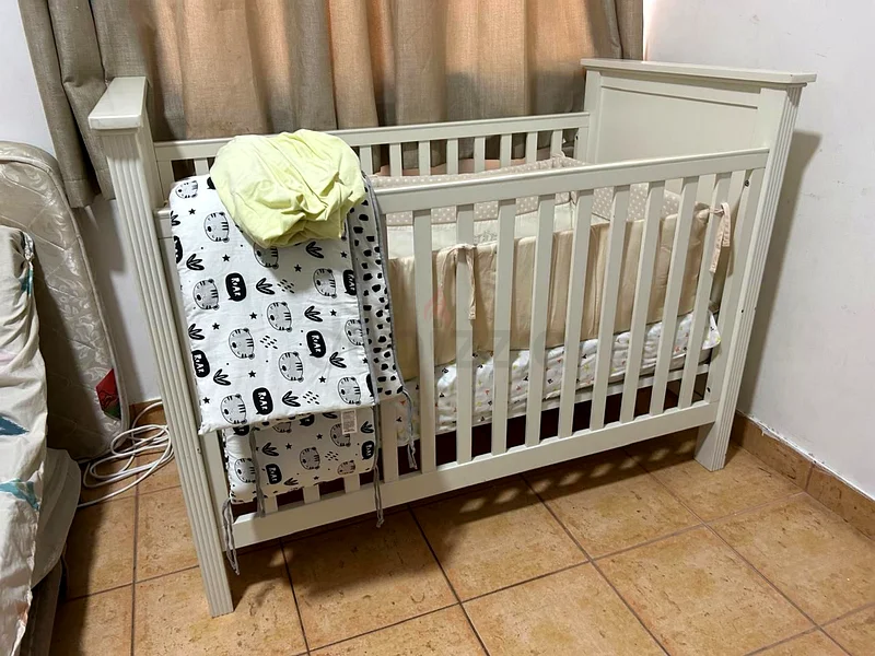 Pottery barn baby crib with mattress | dubizzle