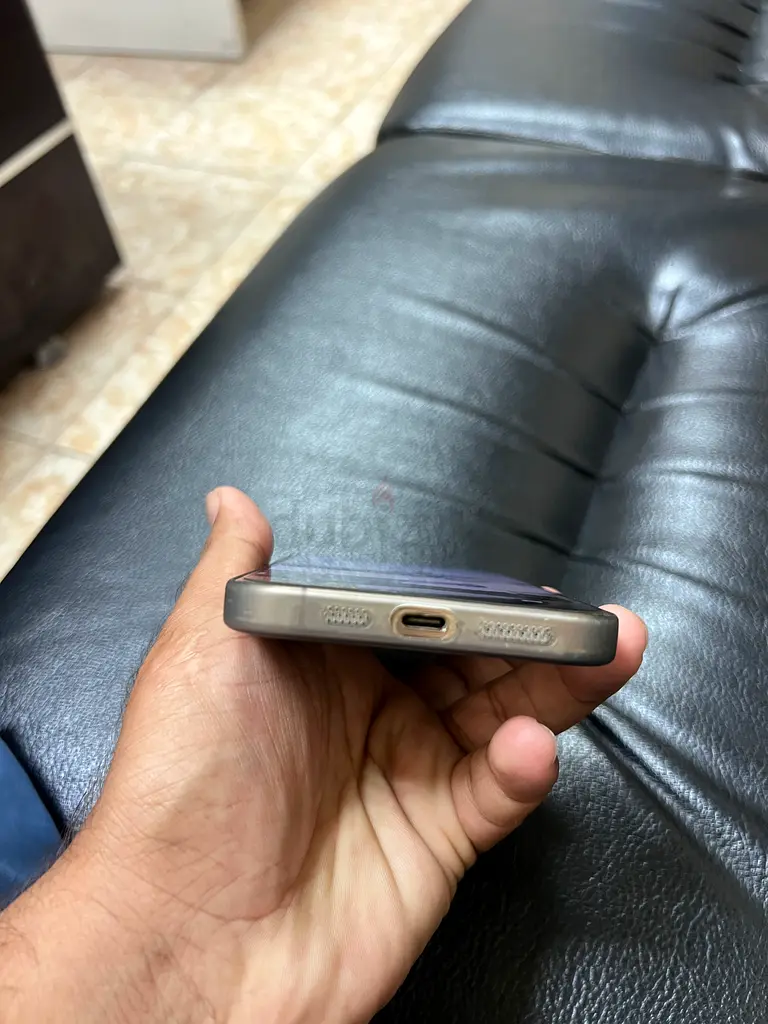 iPhone 16 pro max box charger and battery 100 | dubizzle