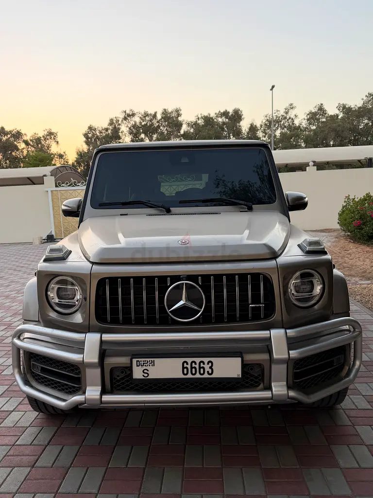 Mercedes-Benz G63 AMG 2019 GCC – Gargash black - golden cover ...