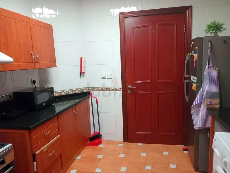 Apartment: Spacious Master Room in a Girls Only Apartment | dubizzle Dubai