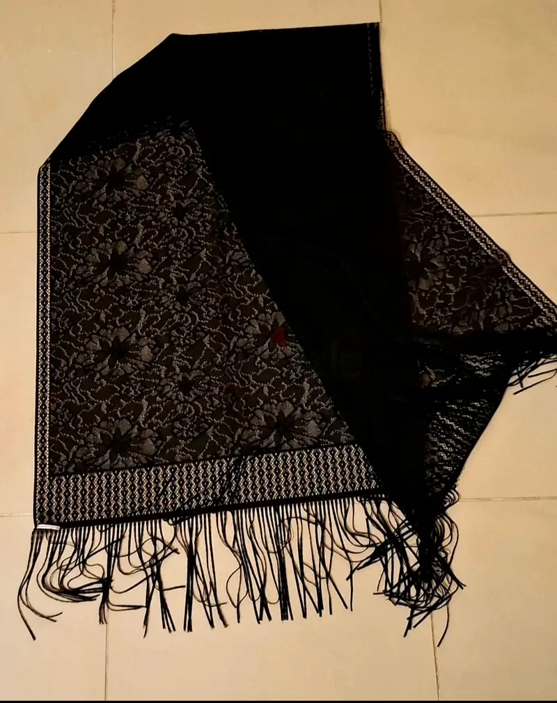 Openwork Shawl Black شال أسود مخرم | dubizzle UAE