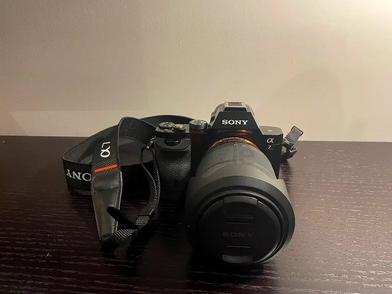Sony A7 Full-Frame Mirrorless Camera + FE 28-70 mm OSS Lens (Like New ...